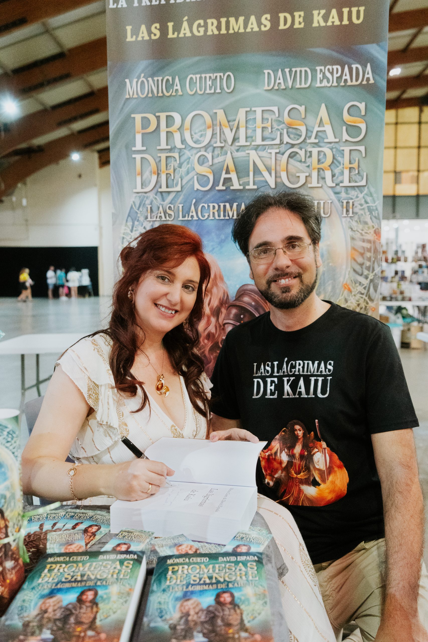 Feria del libro de Marbella 2023. Monica Cueto y David Espada ...